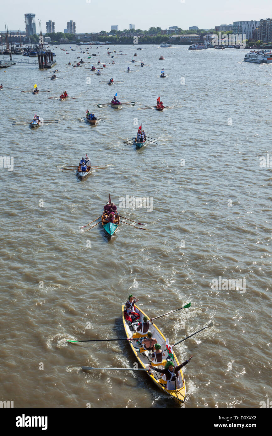 Thames the great river race hi-res stock photography and images - Alamy