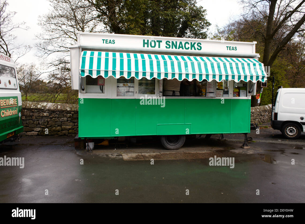 Hot snacks van in Kirkby Lonsdale Stock Photo - Alamy