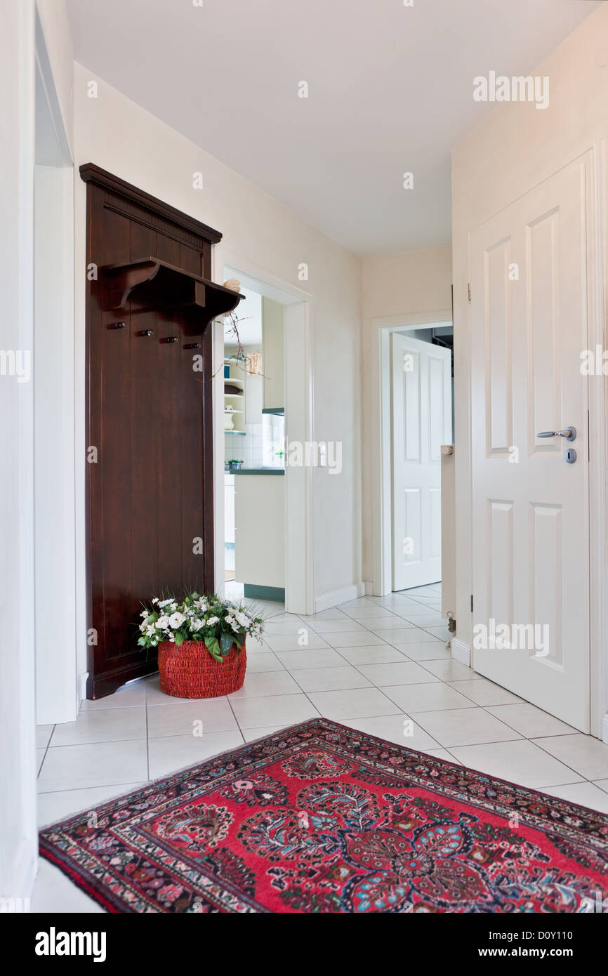 Entrance hall luxury house hi-res stock photography and images - Alamy