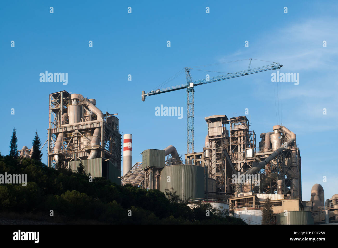 Cement heavy industry manufacturing hi-res stock photography and images ...