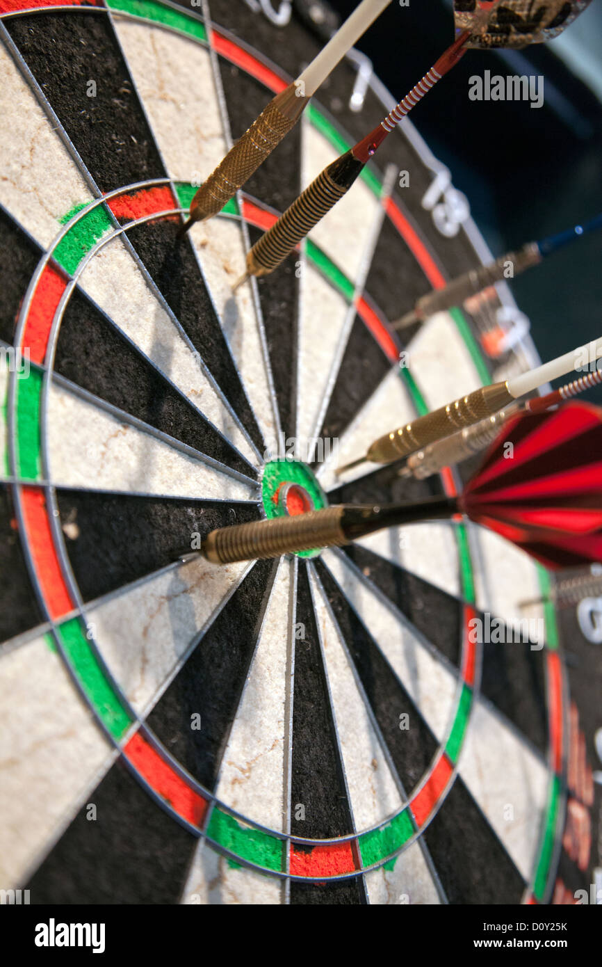 Target board hi-res stock photography and images - Alamy