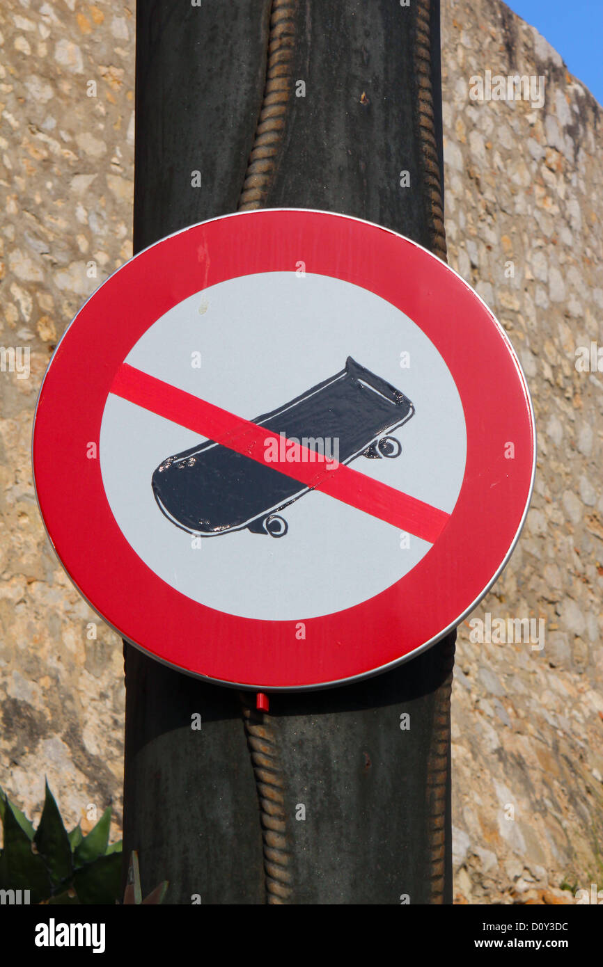Skateboarding ban hi-res stock photography and images - Alamy