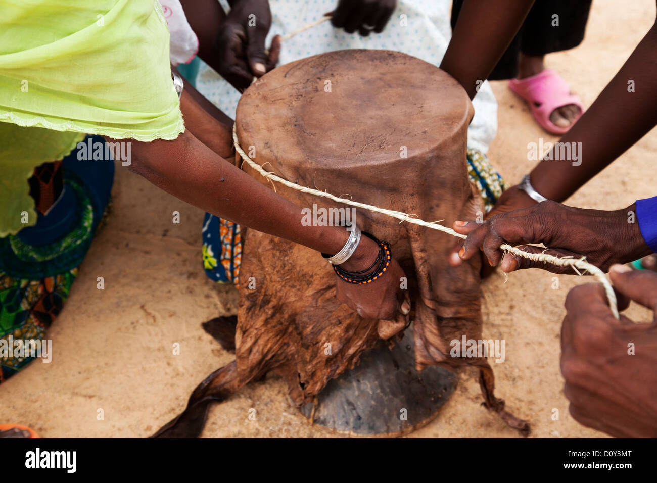 Nomads making drum hi-res stock photography and images - Alamy