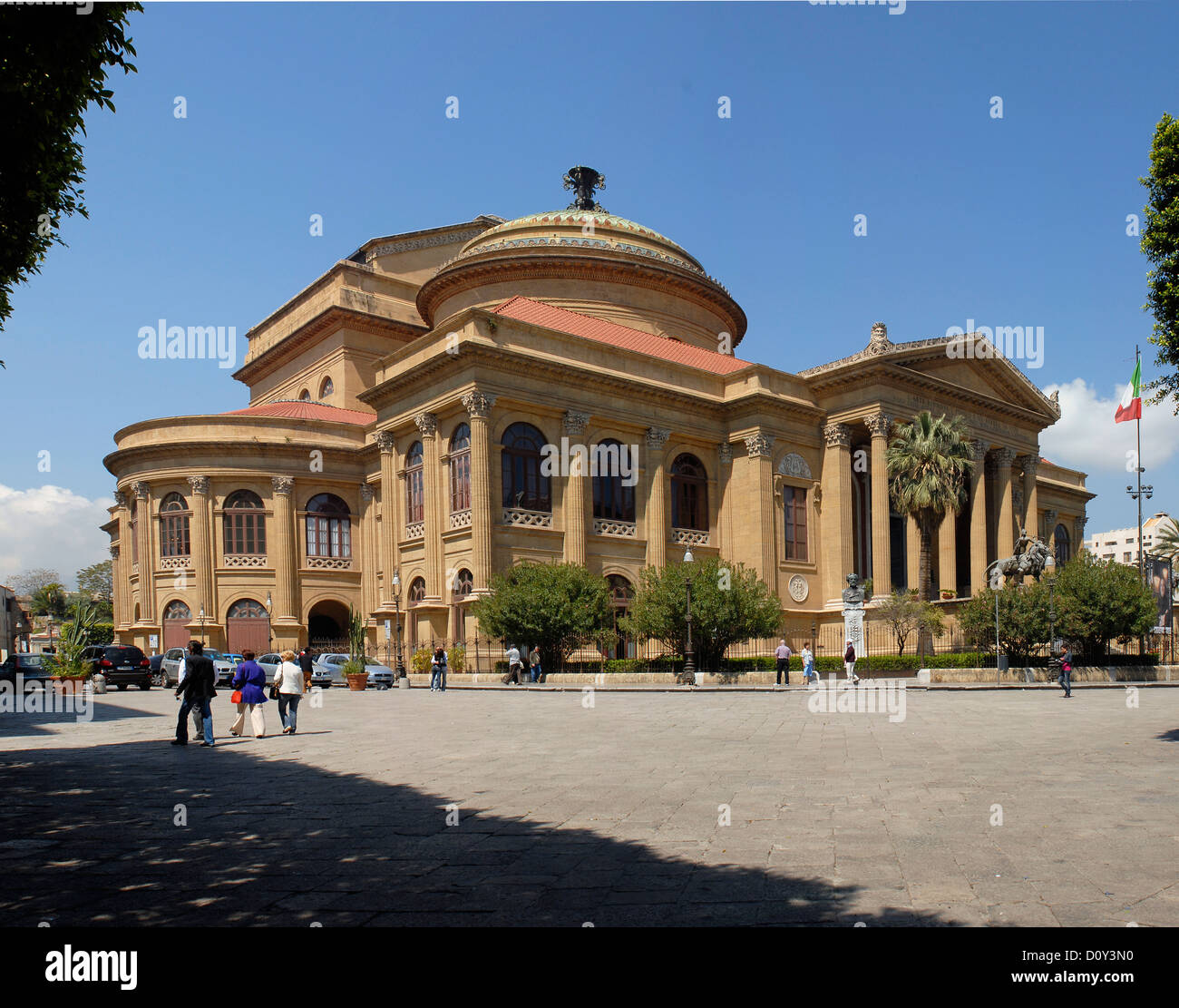 museum Palerme Palermo Panoramique Sicile Stock Photo - Alamy
