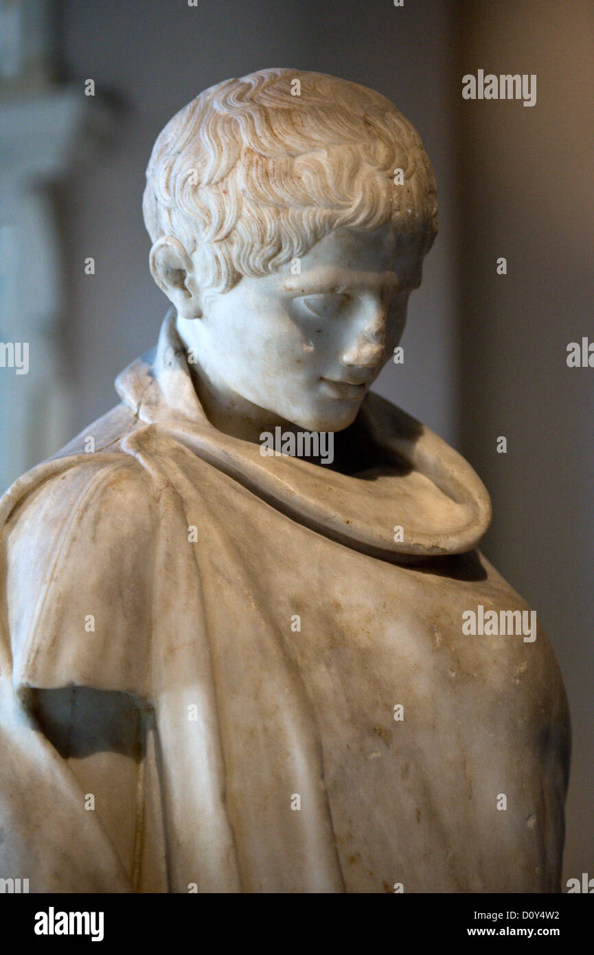 Roman boy statue in Istanbul Archeology Museum Turkey Stock Photo - Alamy
