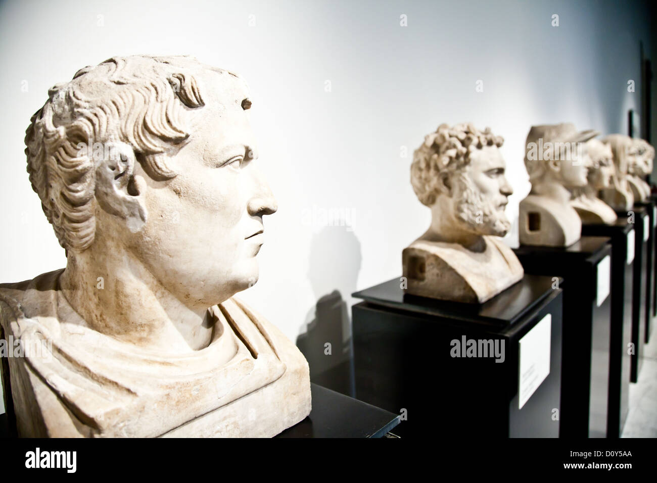 Classical italian renaissance statues hi-res stock photography and ...