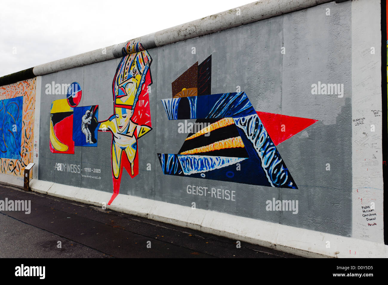 Berlin wall art hi-res stock photography and images - Alamy