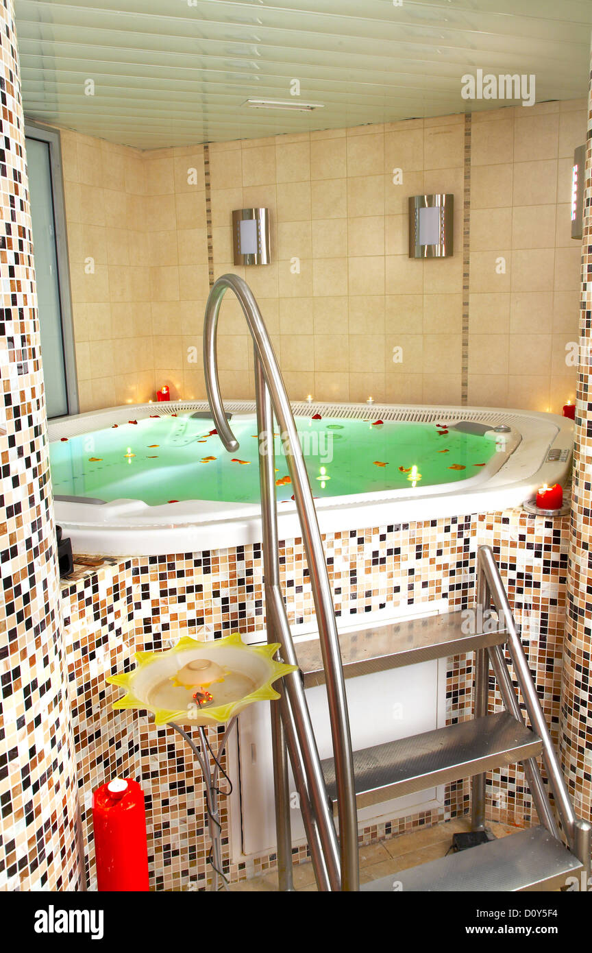 Bath of a jacuzzi Stock Photo - Alamy