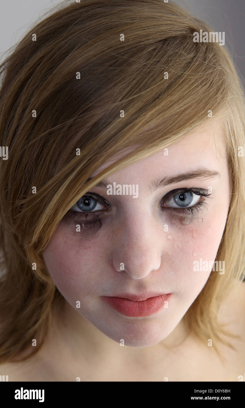 German girl crying hi-res stock photography and images - Alamy