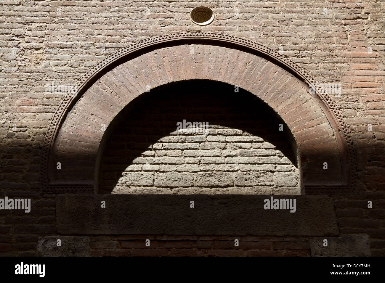 Bow architecture hi-res stock photography and images - Alamy