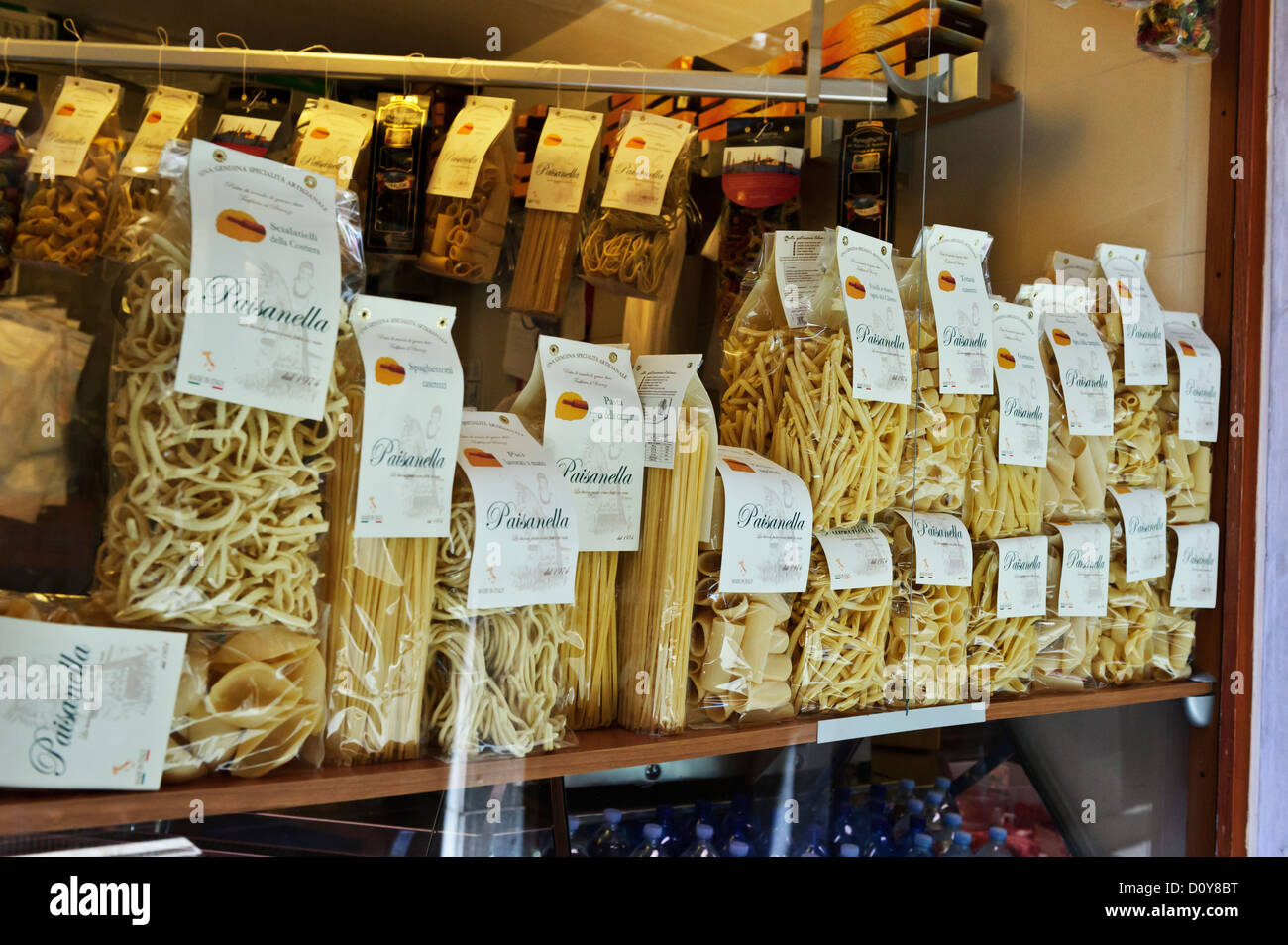 Spaghetti traditional venice food hi-res stock photography and images ...