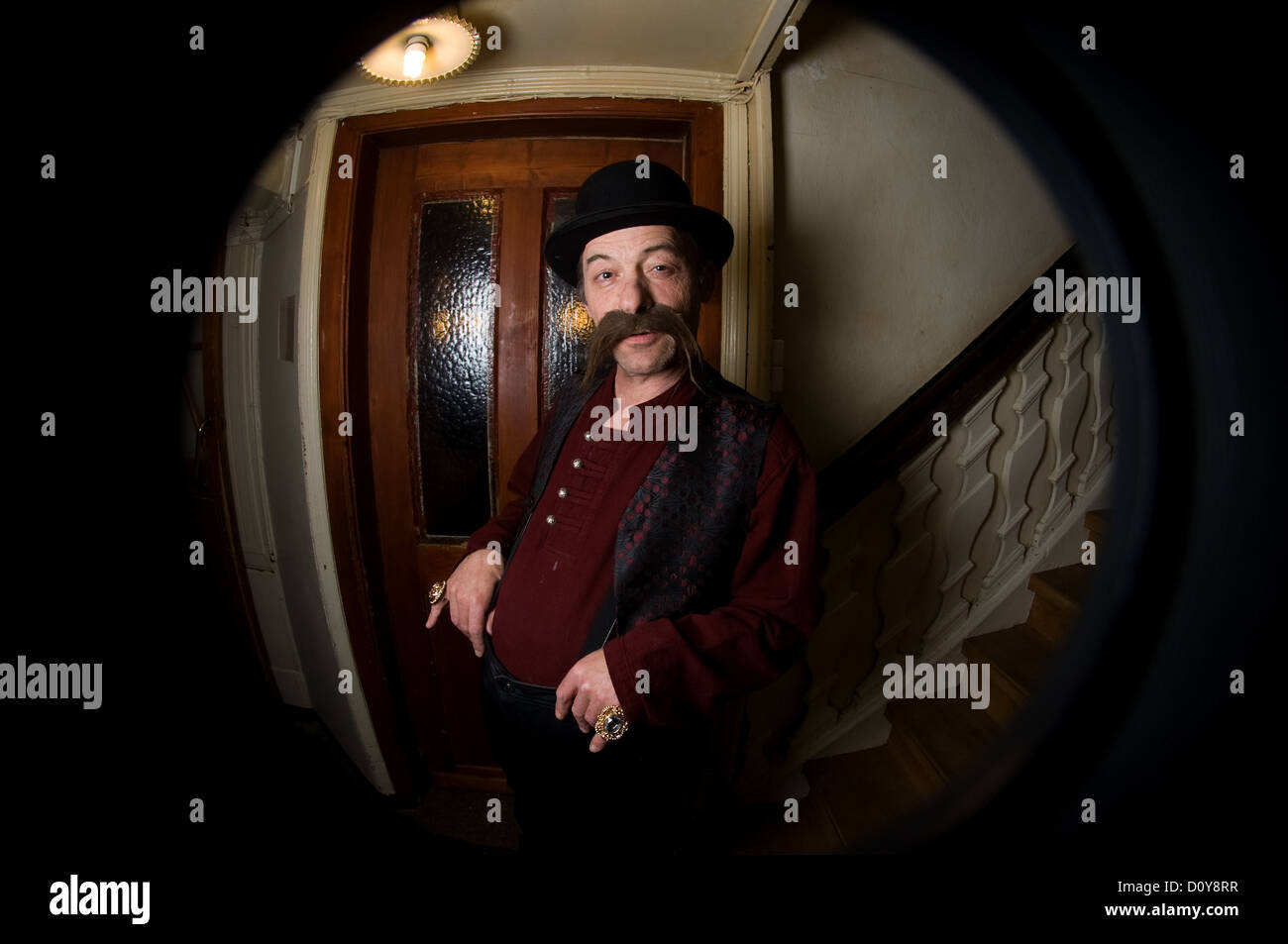 Tuerverkaeufer hi-res stock photography and images - Alamy