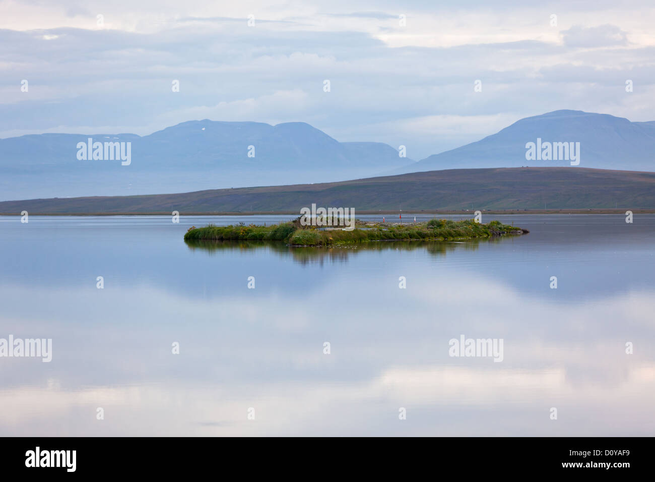 Smooth hill landscape grass hi-res stock photography and images - Alamy