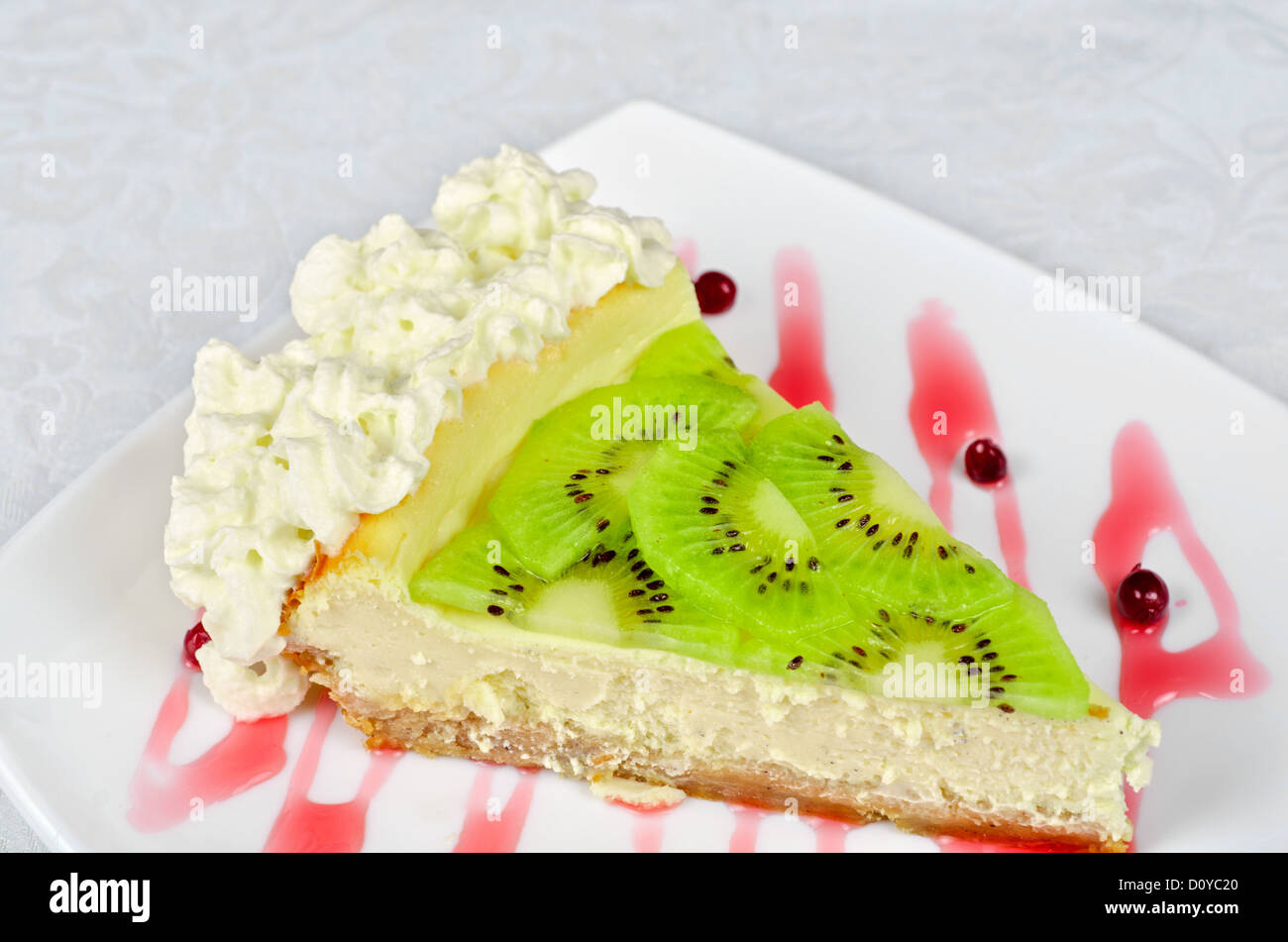 Kiwi cake hi-res stock photography and images - Alamy