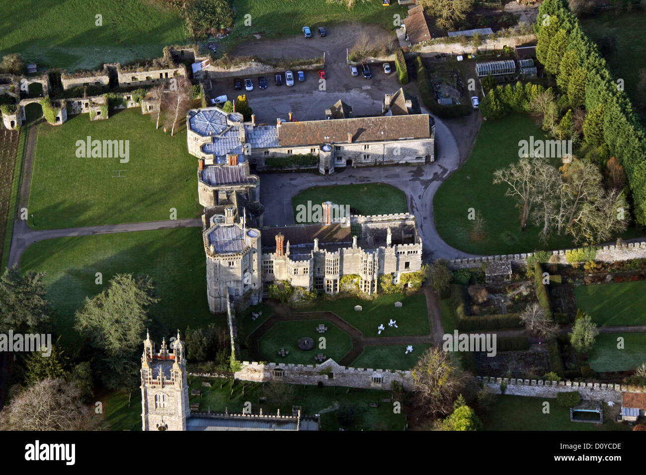 Thornbury castle hi-res stock photography and images - Alamy