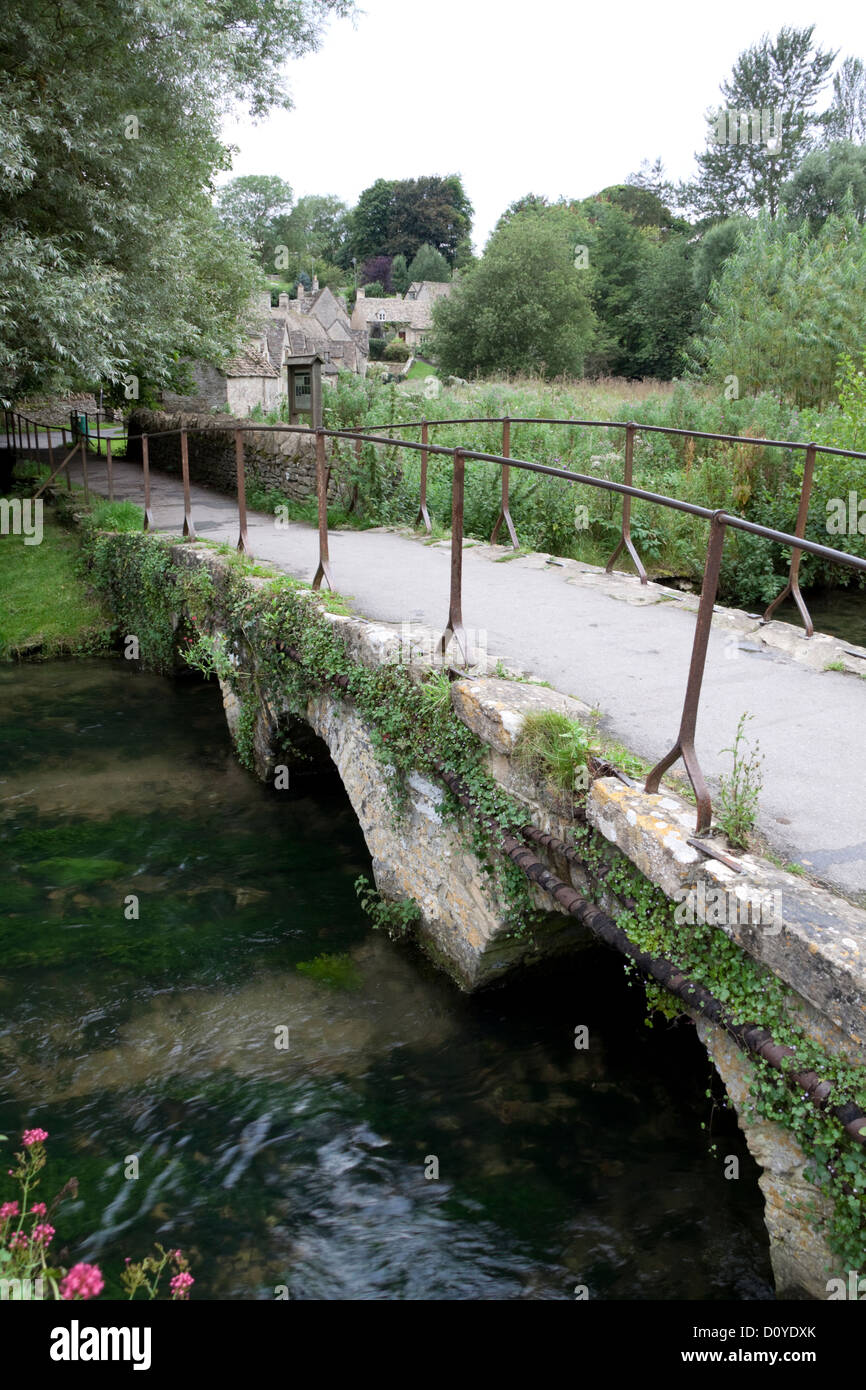 Bridge at Bibury Gloucestershire England uk Stock Photo - Alamy