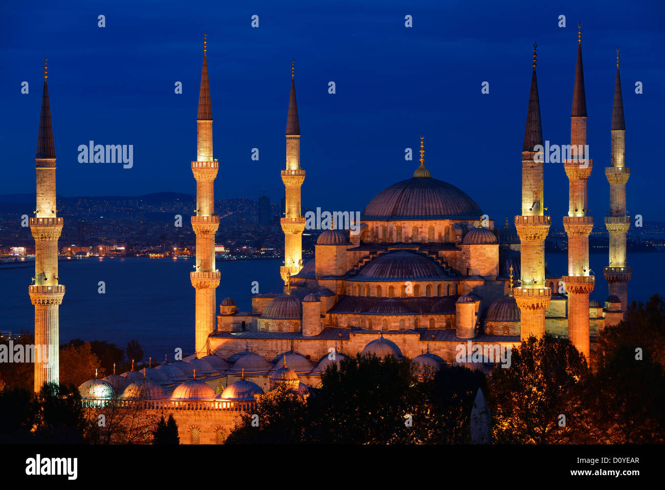 Orange lights on Blue Mosque at dusk on the Bosphorus Sultanahmet ...
