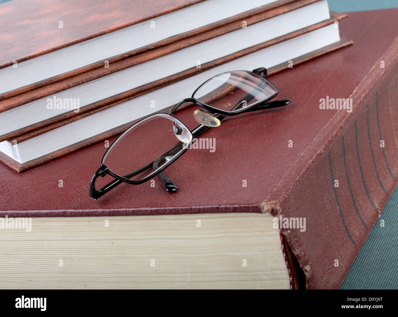 Old volume library books hi-res stock photography and images - Alamy