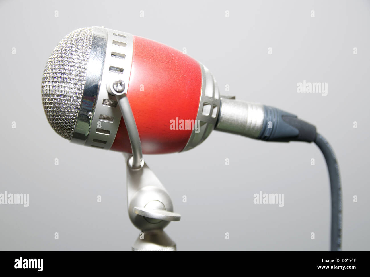 Old microphone hi-res stock photography and images - Alamy