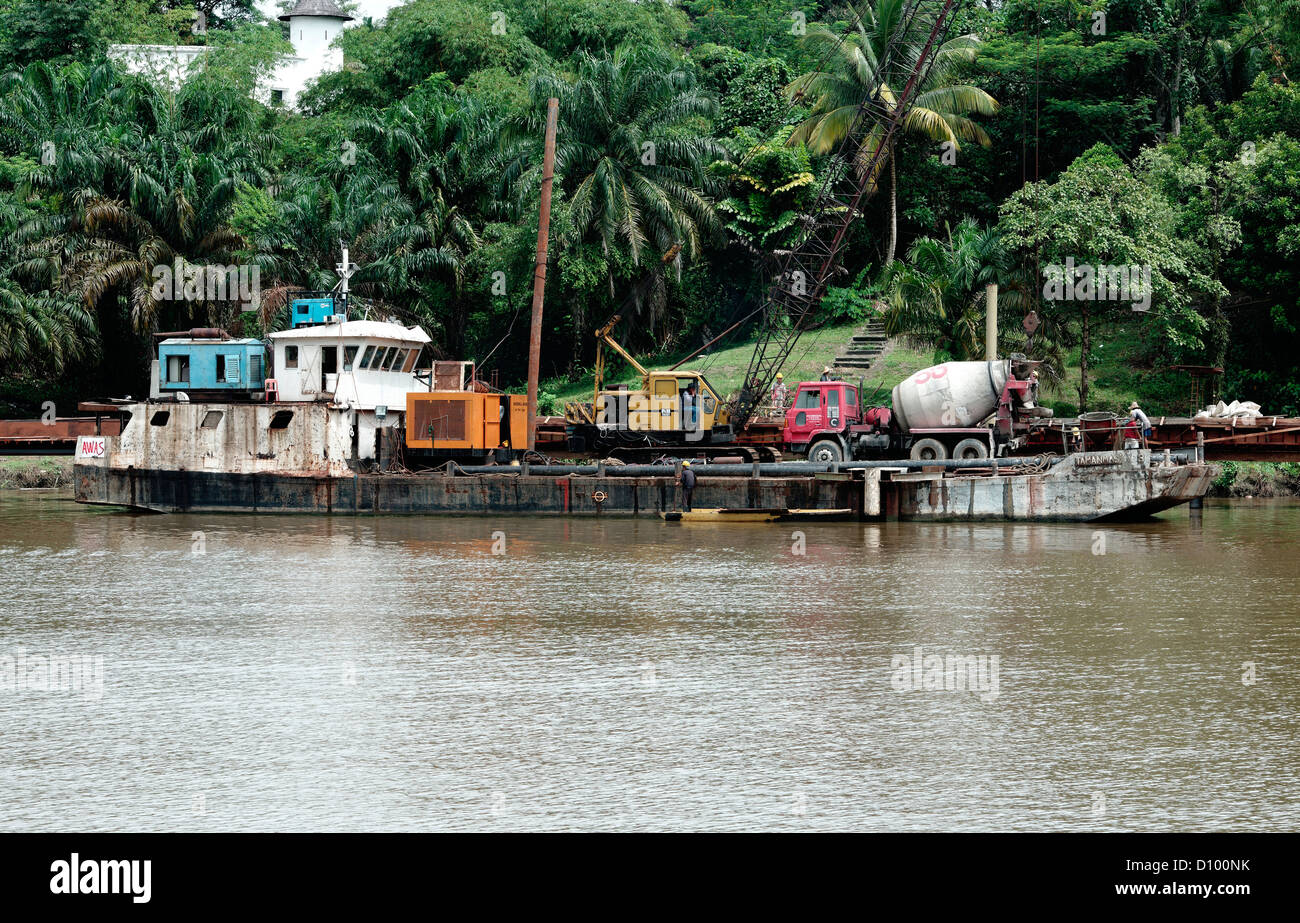Barge crane hi-res stock photography and images - Alamy