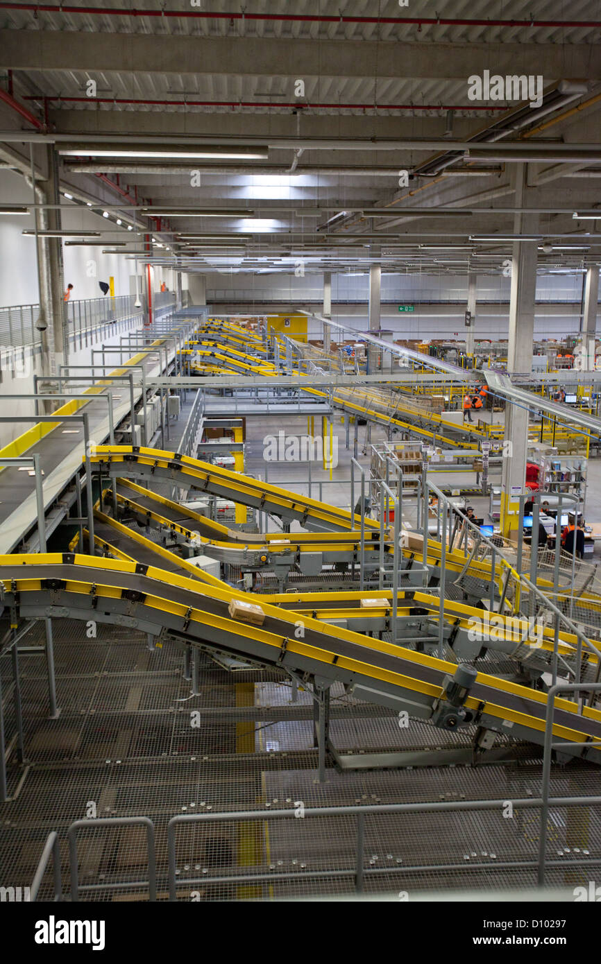 Amazon warehouse hi-res stock photography and images - Alamy