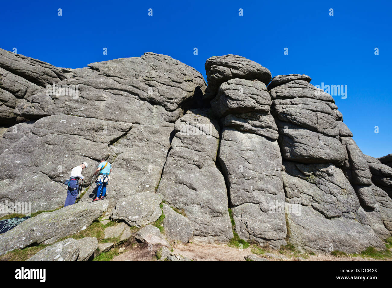 People climbing rocks haytor hi-res stock photography and images - Alamy