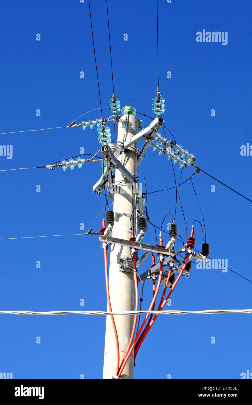 high mast with cables to transport electricity to homes and factories ...