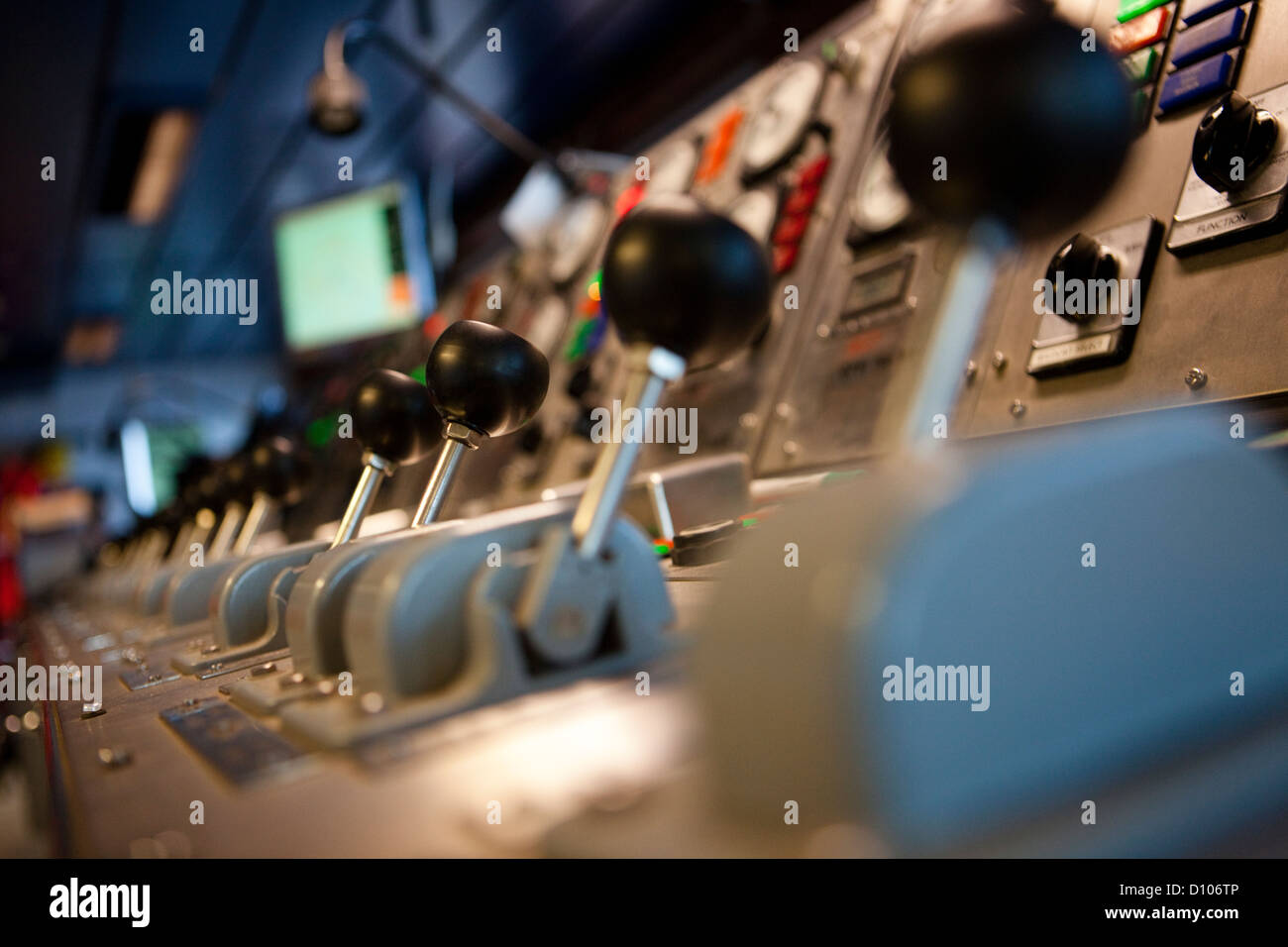 Control room oil rig hi-res stock photography and images - Alamy