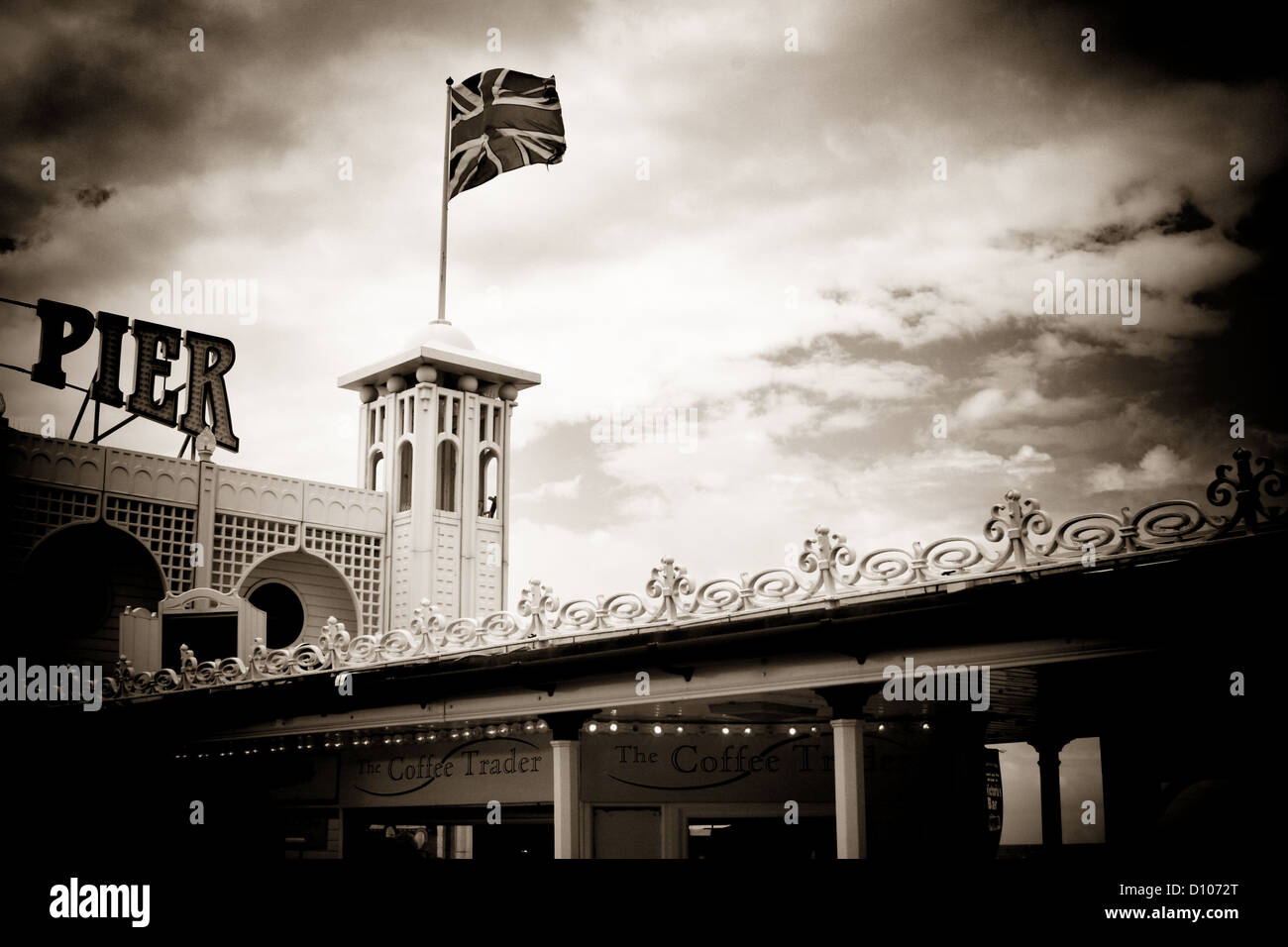 Amusement arcade brighton pier east hi-res stock photography and images ...