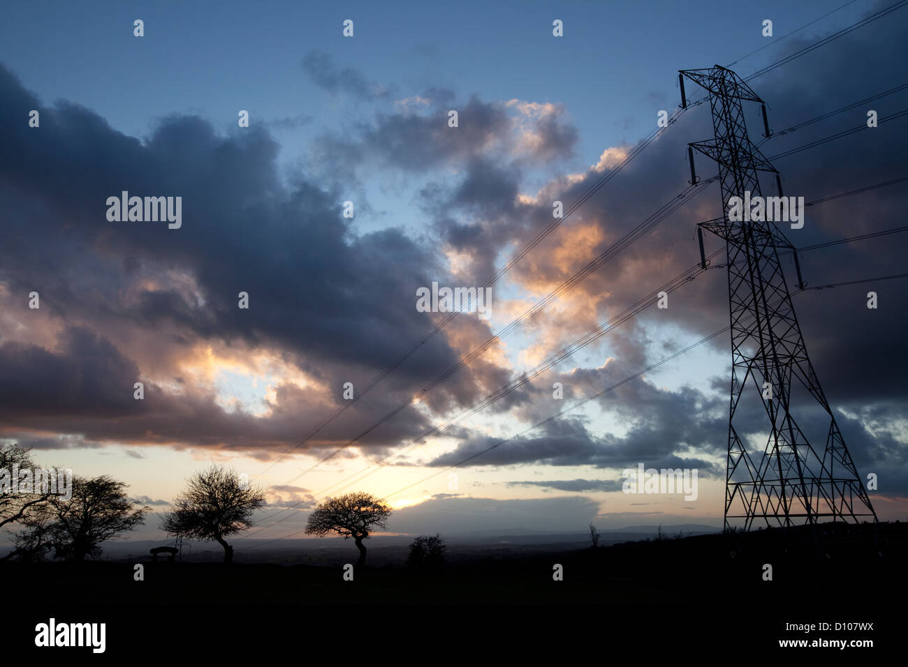 Light pylons hi-res stock photography and images - Alamy