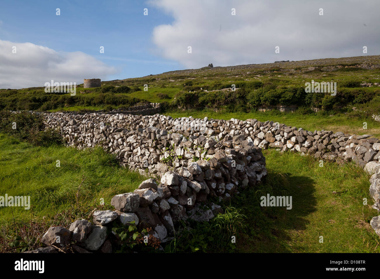 Inishmore Stone Walls High Resolution Stock Photography and Images - Alamy
