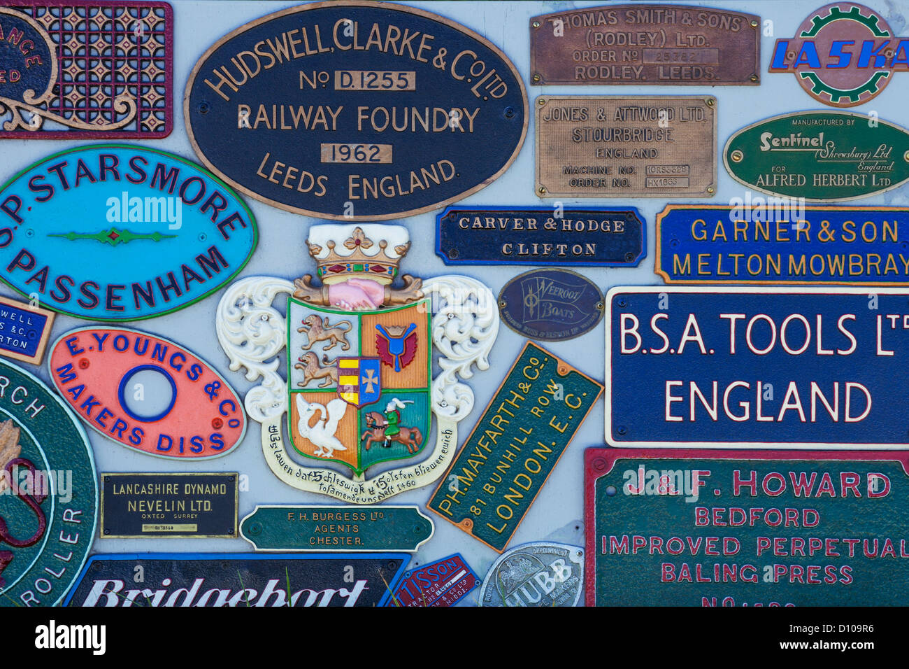 Vintage company name plaques hi-res stock photography and images - Alamy