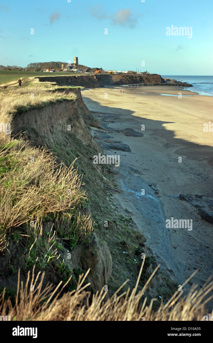Happisburgh erosion hi-res stock photography and images - Alamy