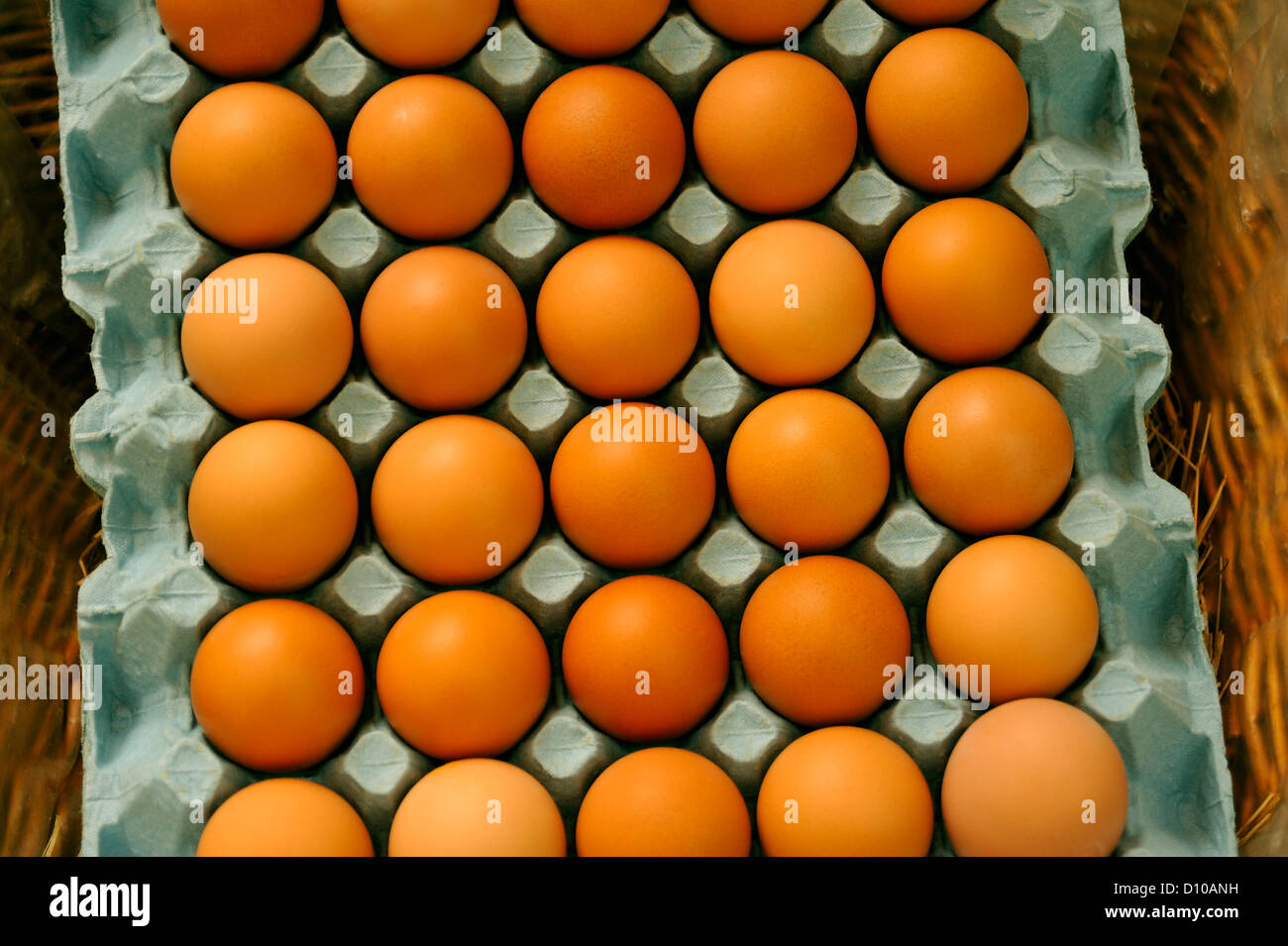 Eggs hi-res stock photography and images - Alamy