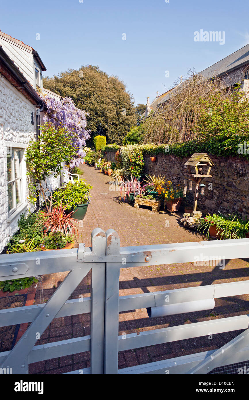 Wistaria garden gardens hi-res stock photography and images - Alamy