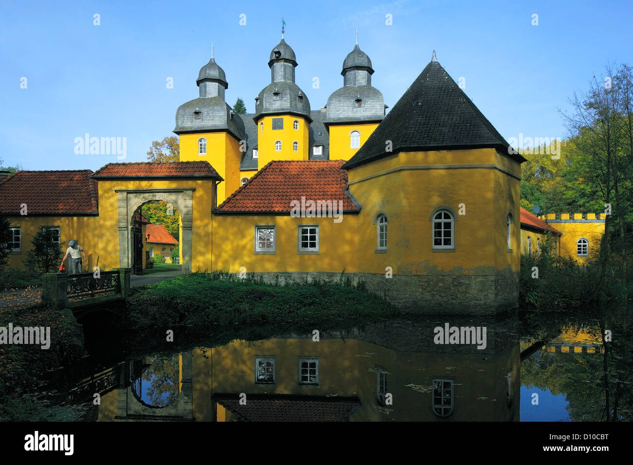 Castle schloss holte hi-res stock photography and images - Alamy