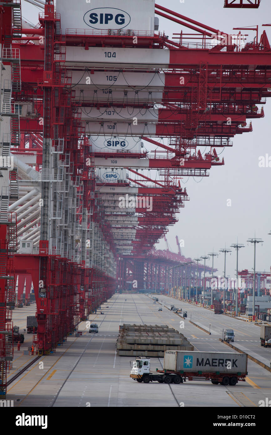 Yangshan container port, Shanghai. China Stock Photo - Alamy
