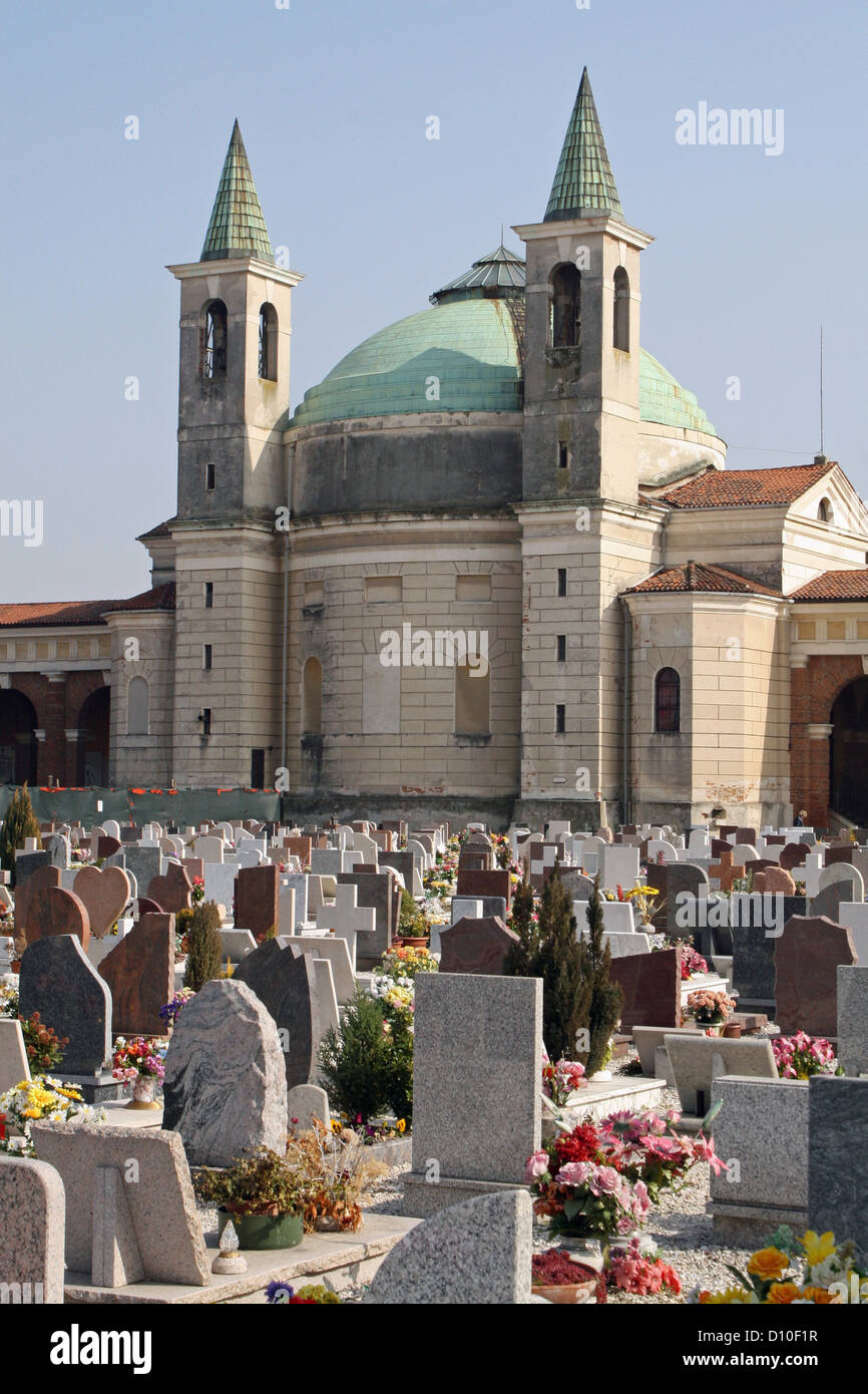 Church headstones and crucifixes of a cemetery in Italy Stock Photo - Alamy