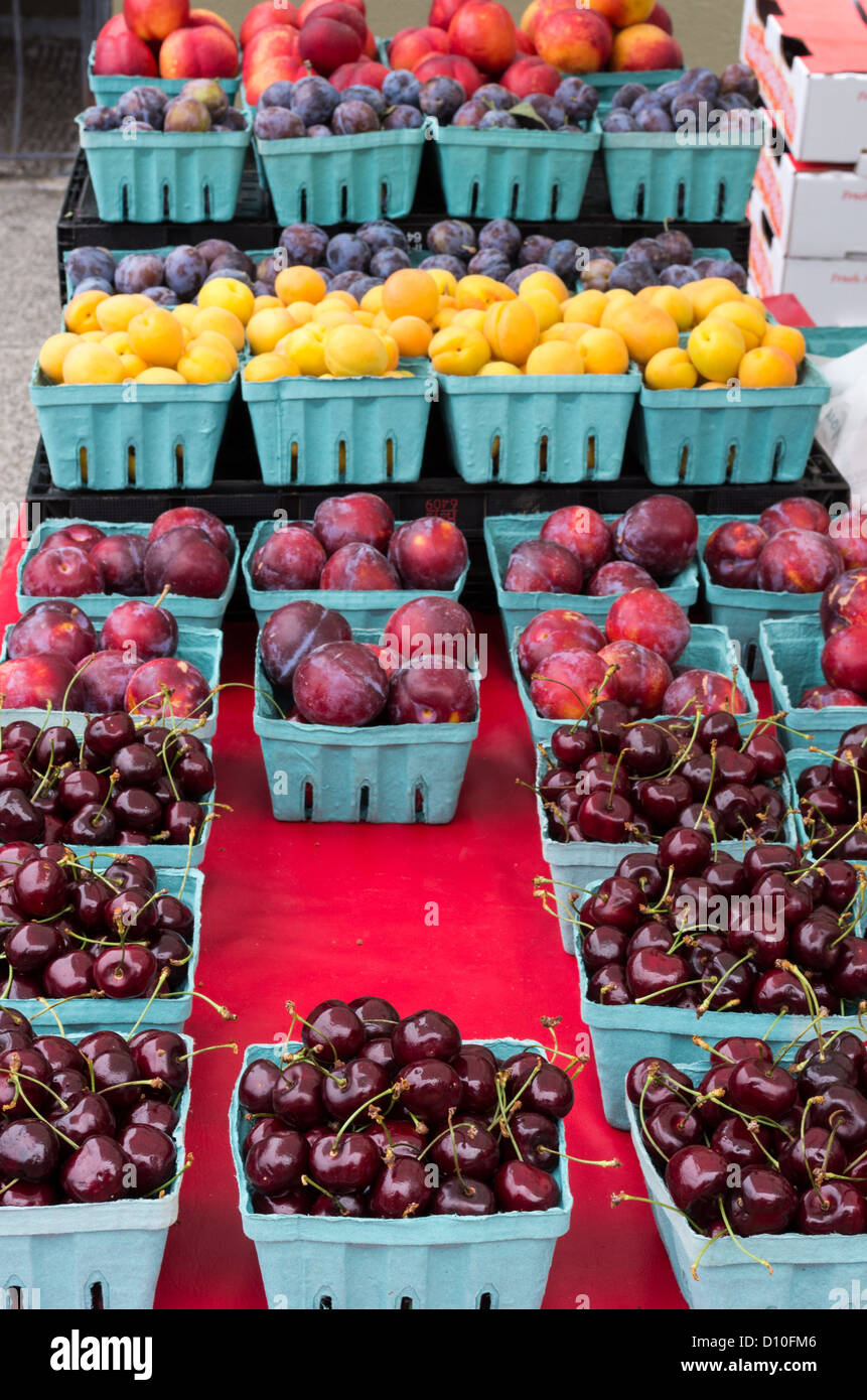 Cherries display hi-res stock photography and images - Alamy