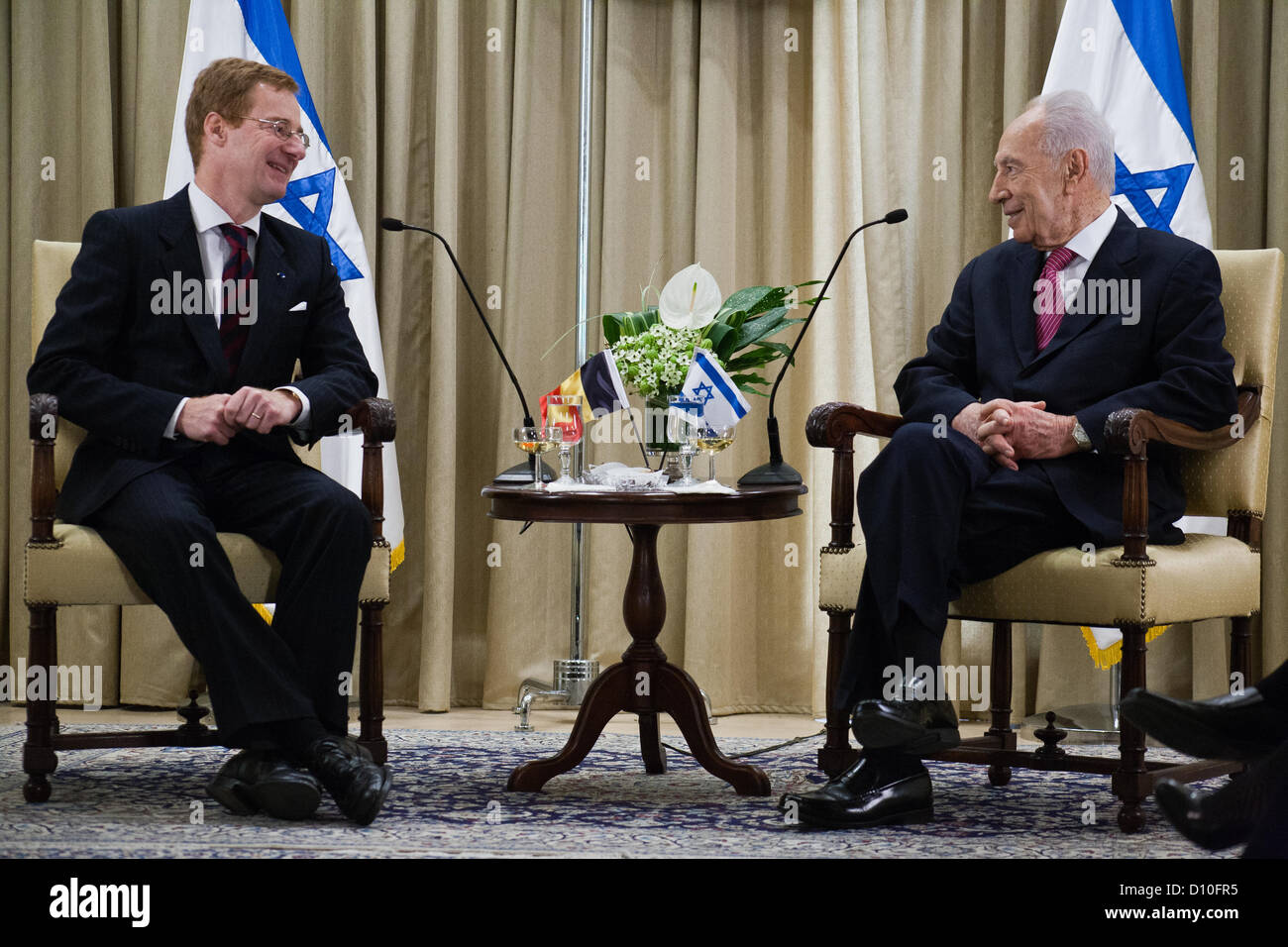 President of the State of Israel, Shimon Peres (R) and Count John ...