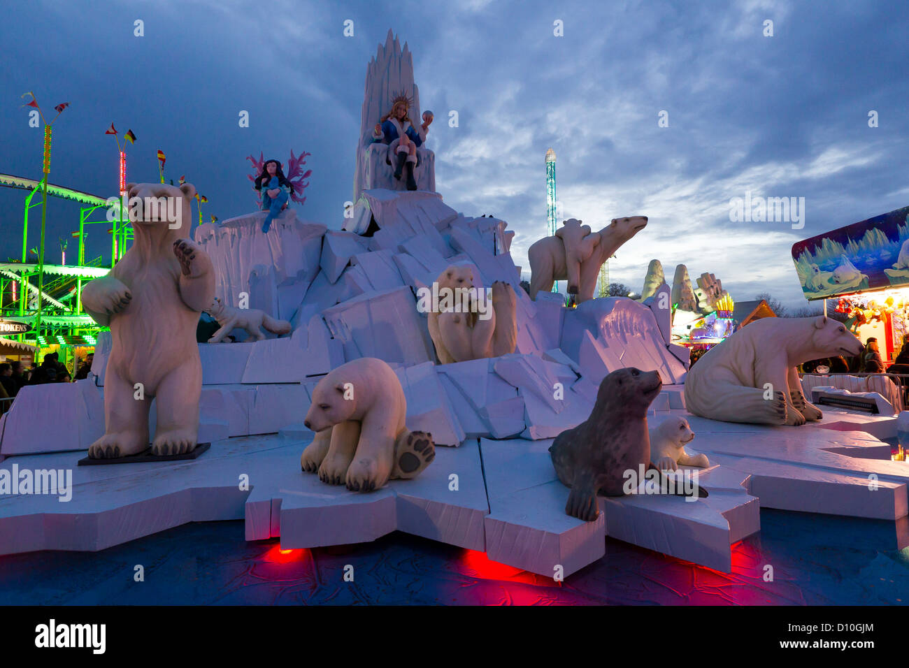 Sculpture Of Polar Bears At The Winter Wonderland Hyde Park London ...