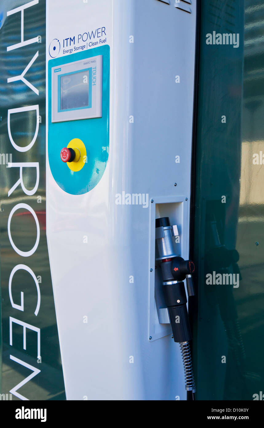 Refuelling Hydrogen Car Pump High Resolution Stock Photography and ...