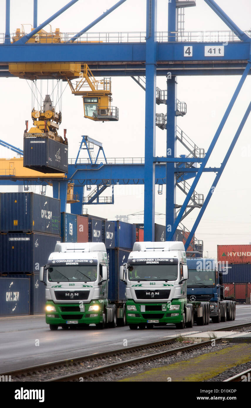 Trimodal container terminal hi-res stock photography and images - Alamy