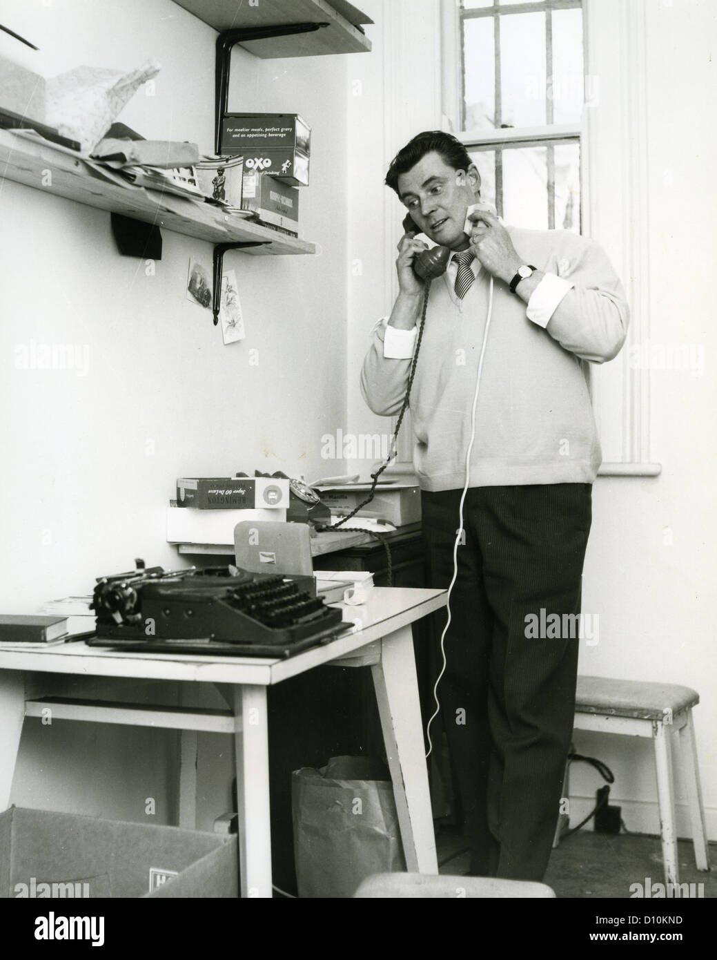 RUSS CONWAY (1925-2000) English popular pianist at his London home in ...