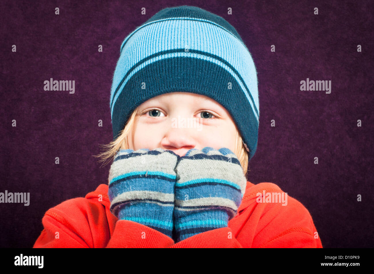 Child cold at winter time Stock Photo - Alamy