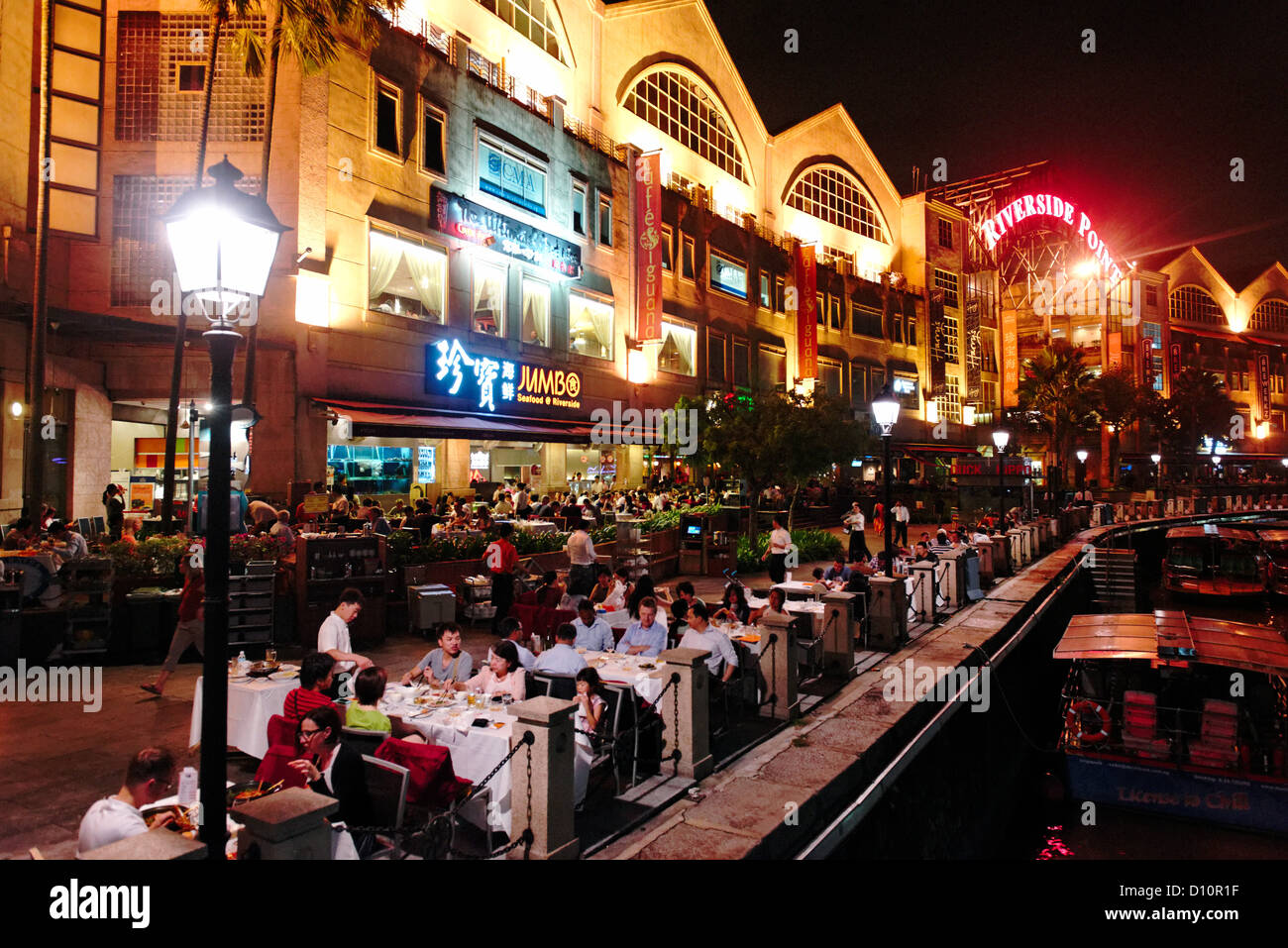 Riverside Point, Singapore, a place for bars and people dining outside ...