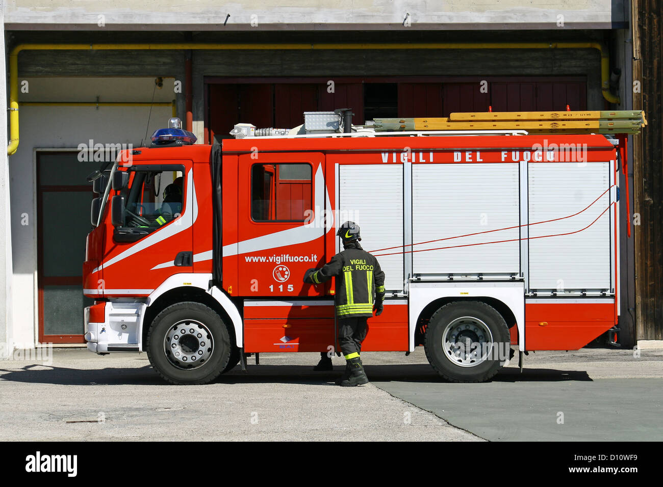 Firefighting assistance hi-res stock photography and images - Alamy