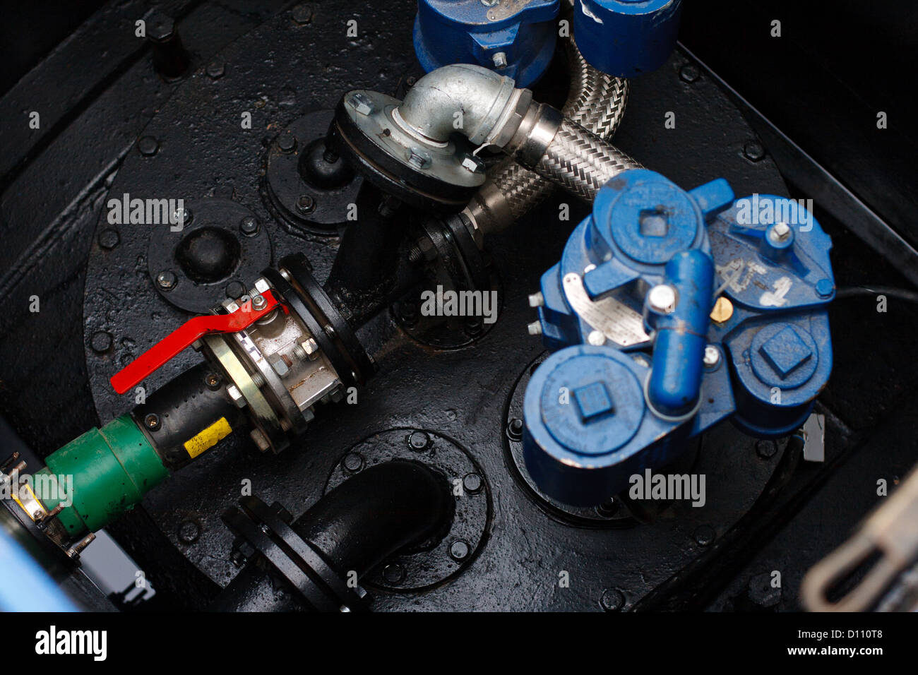 Valve chamber hi-res stock photography and images - Alamy