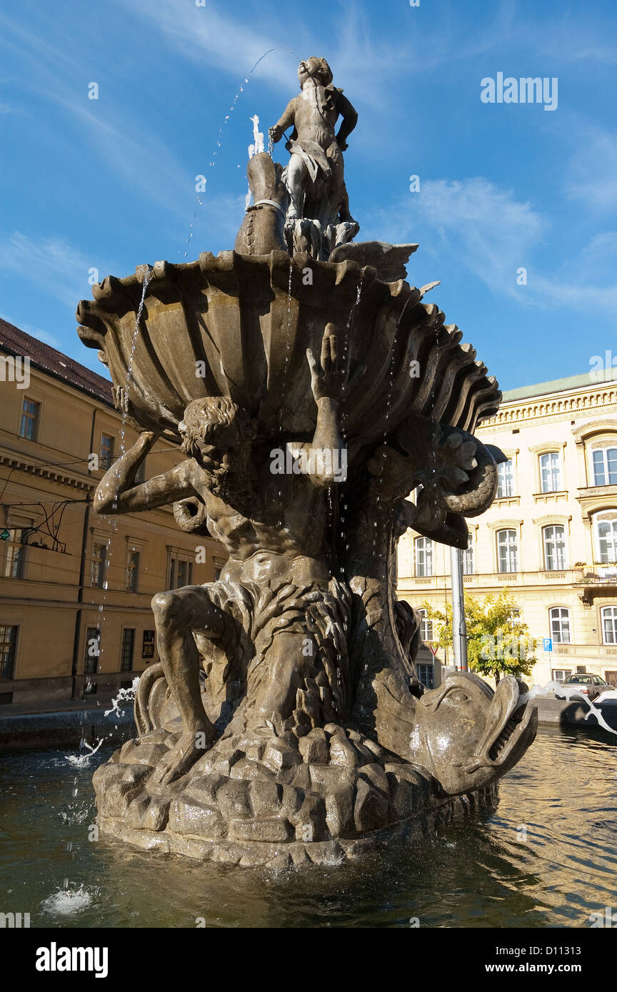 Statue of triton hi-res stock photography and images - Alamy
