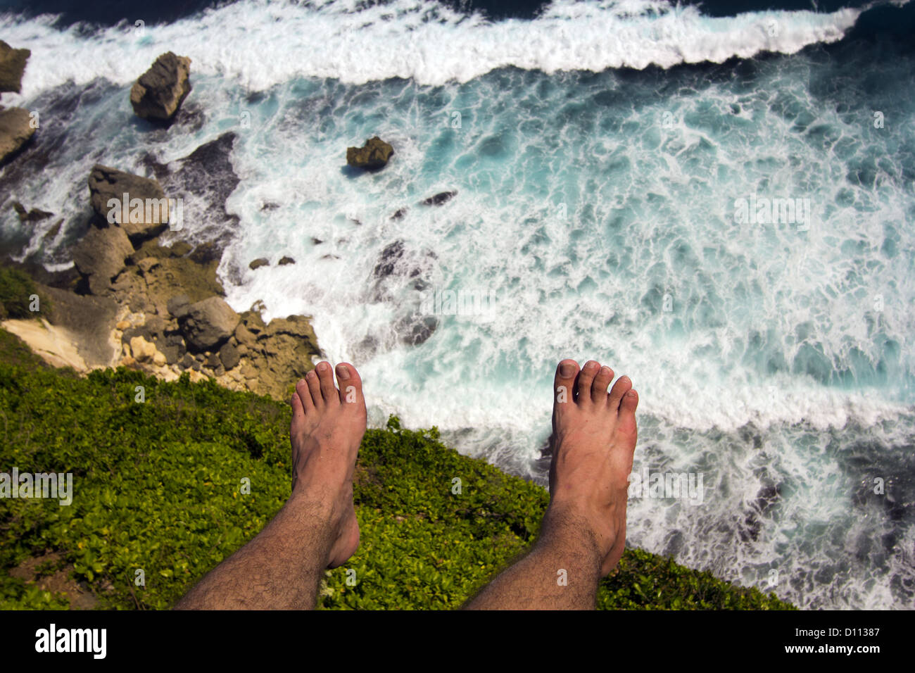 Cliff edge trouble hi-res stock photography and images - Alamy